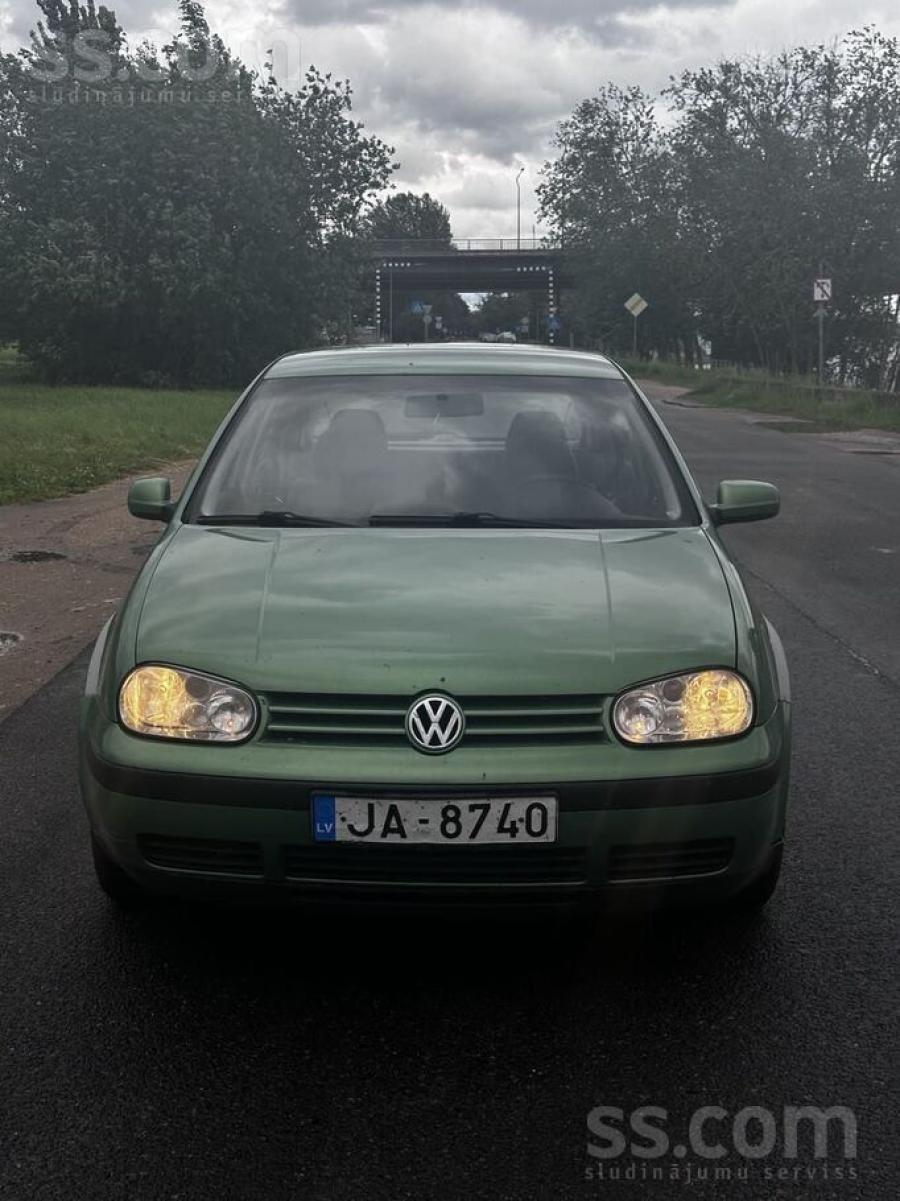 Zaļš Volkswagen Golf 1999 Rīga, ar dzinēja tilpumu 1.60 L un nobraukumu 358 tūkst. km par 850 €, foto 1 vietnē AUTOMOTO.COM.LV
