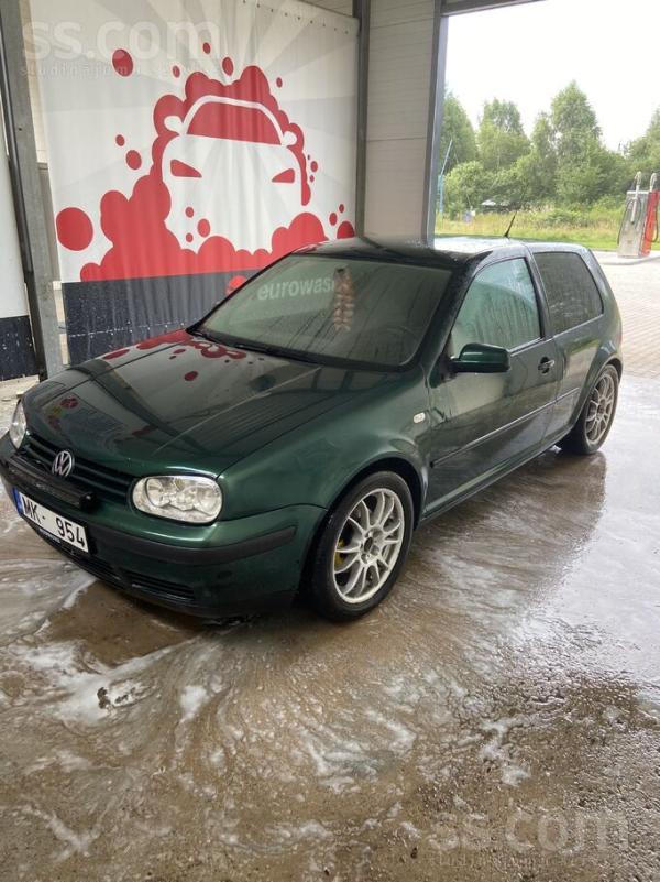 Green Volkswagen Golf 1999 in Liepaja, with an engine capacity of 1.90 L and mileage of 299 thousand km for 1650 €, photo 2 on AUTOMOTO.COM.LV