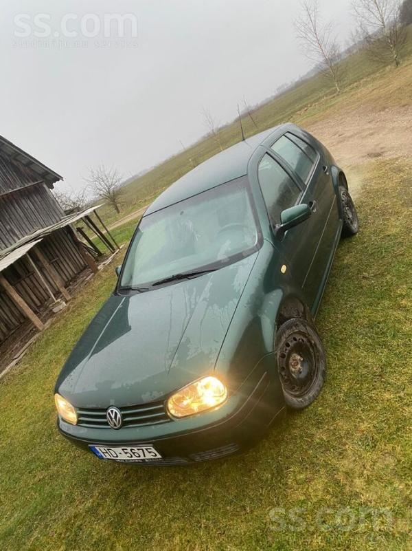 Zaļš Volkswagen Golf 1999 Cēsis, ar dzinēja tilpumu 1.60 L un nobraukumu 171 tūkst. km par 550 €, foto 1 vietnē AUTOMOTO.COM.LV