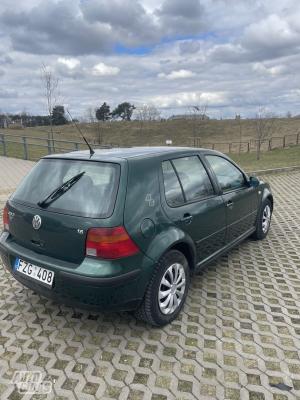 Green Volkswagen Golf 1999 in Moletai, with an engine capacity of 1.60 L and mileage of 255 thousand km for 600 €, photo 3 on AUTOMOTO.COM.LV