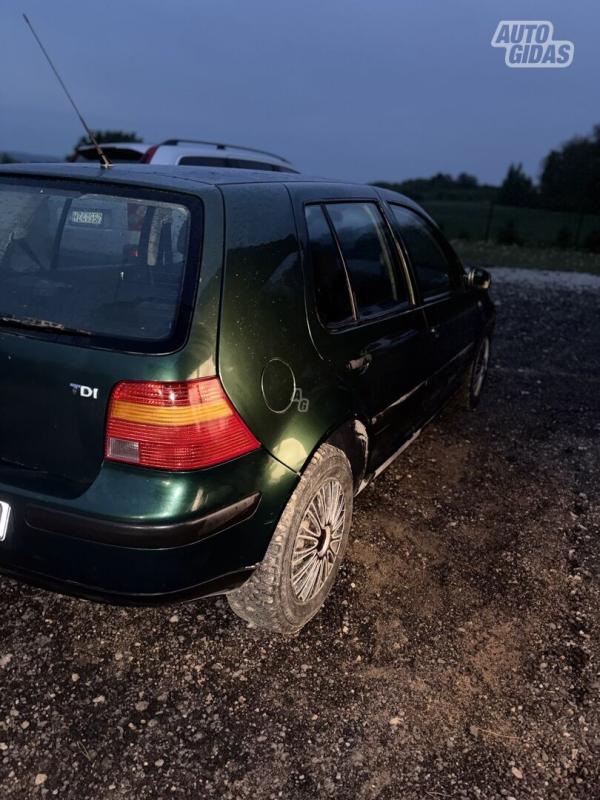 Green Volkswagen Golf 1999 in Elektrenai, with an engine capacity of 1.90 L and mileage of 200 thousand km for 500 €, photo 4 on AUTOMOTO.COM.LV