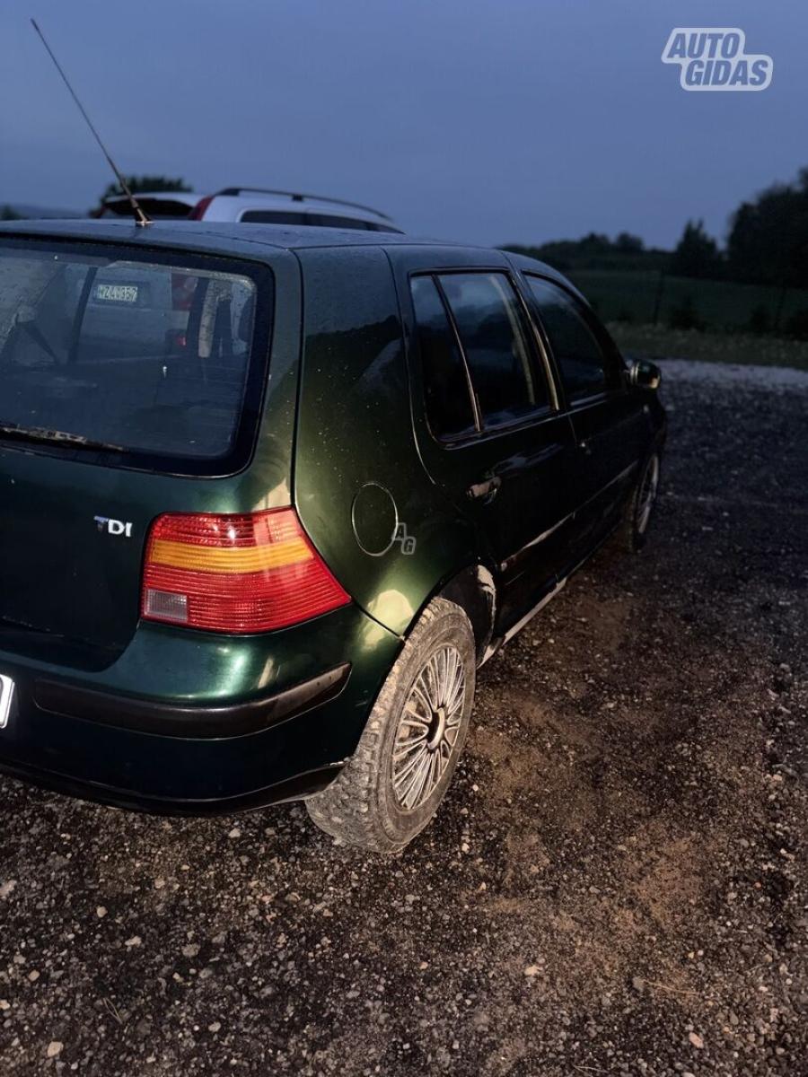 Zaļš Volkswagen Golf 1999 Elektrėnai, ar dzinēja tilpumu 1.90 L un nobraukumu 200 tūkst. km par 500 €, foto 5 vietnē AUTOMOTO.COM.LV