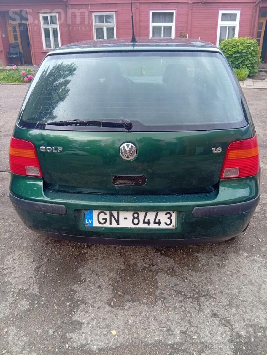 Green Volkswagen Golf 1999 in Jekabpils, with an engine capacity of 1.60 L and mileage of 306 thousand km for 1150 €, photo 4 on AUTOMOTO.COM.LV