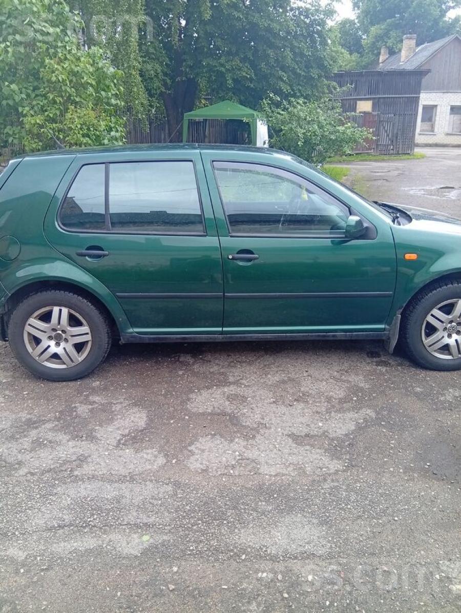 Green Volkswagen Golf 1999 in Jekabpils, with an engine capacity of 1.60 L and mileage of 306 thousand km for 1150 €, photo 6 on AUTOMOTO.COM.LV
