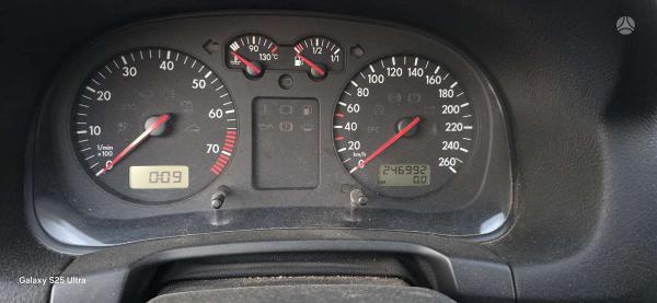 Green Volkswagen Golf 1999 in Lazdijai, with an engine capacity of 1.60 L and mileage of 246 thousand km for 550 €, photo 6 on AUTOMOTO.COM.LV