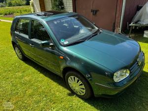 Green Volkswagen Golf 1999 in Anyksciai, with an engine capacity of 1.60 L and mileage of 273 thousand km for 600 €, photo  on AUTOMOTO.COM.LV