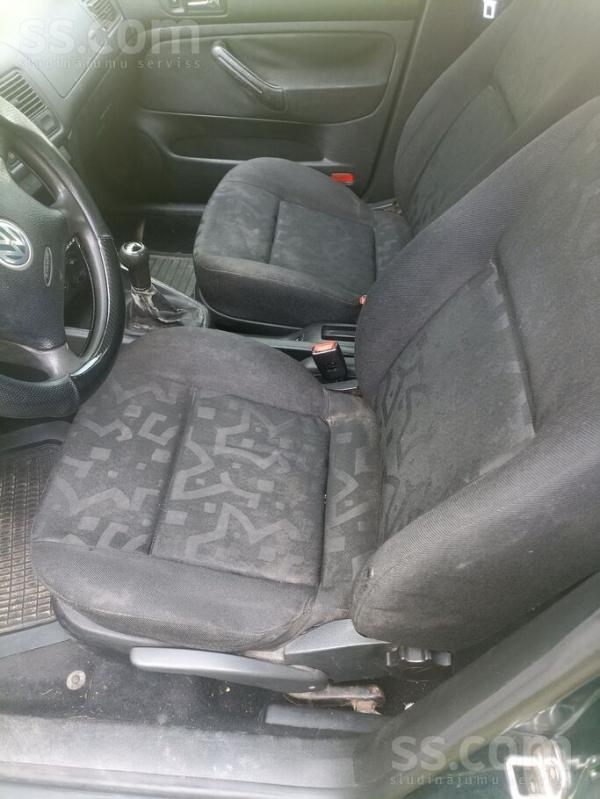 Zaļš Volkswagen Golf 1999 Gulbene, ar dzinēja tilpumu 1.60 L un nobraukumu 232 tūkst. km par 280 €, foto 4 vietnē AUTOMOTO.COM.LV