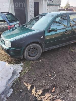 Zaļš Volkswagen Golf 1999 Krāslava, ar dzinēja tilpumu 1.90 L un nobraukumu 423 tūkst. km par 800 €, foto 3 vietnē AUTOMOTO.COM.LV