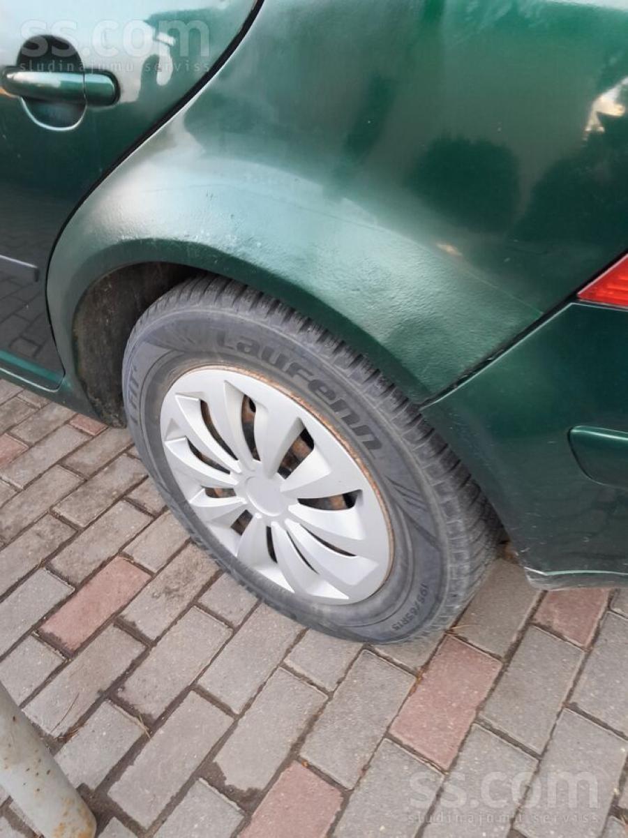 Zaļš Volkswagen Golf 1999 Cēsis, ar dzinēja tilpumu 1.60 L un nobraukumu 232 tūkst. km par 650 €, foto 7 vietnē AUTOMOTO.COM.LV