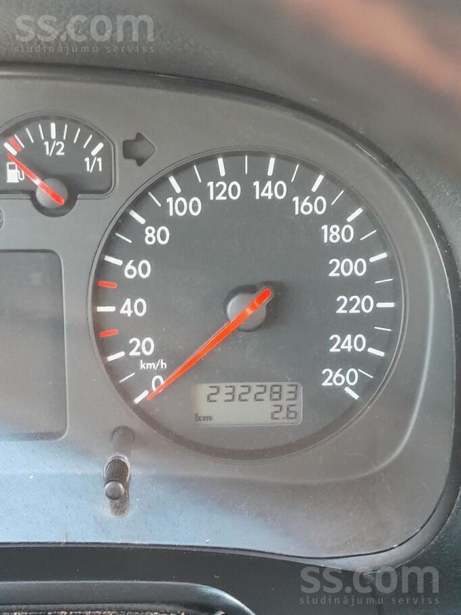 Zaļš Volkswagen Golf 1999 Cēsis, ar dzinēja tilpumu 1.60 L un nobraukumu 232 tūkst. km par 650 €, foto 12 vietnē AUTOMOTO.COM.LV
