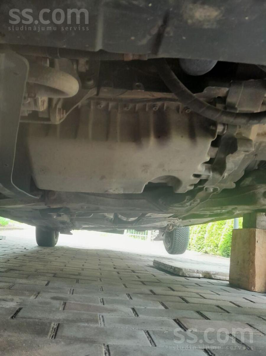 Zaļš Volkswagen Golf 1999 Cēsis, ar dzinēja tilpumu 1.60 L un nobraukumu 232 tūkst. km par 650 €, foto 16 vietnē AUTOMOTO.COM.LV