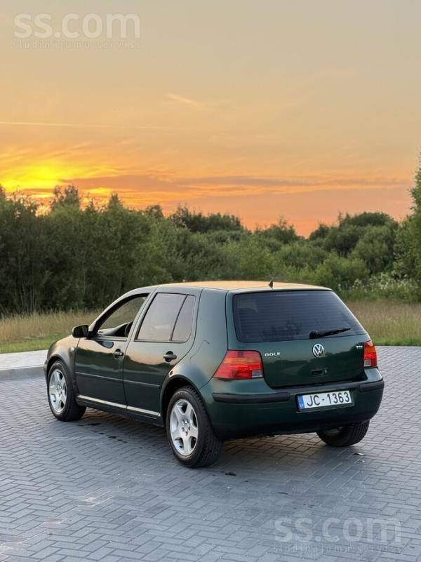 Zaļš Volkswagen Golf 1999 Kuldīga, ar dzinēja tilpumu 1.90 L un nobraukumu 268 tūkst. km par 1400 €, foto 1 vietnē AUTOMOTO.COM.LV
