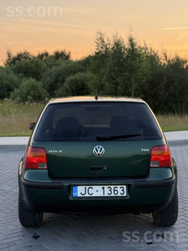 Zaļš Volkswagen Golf 1999 Kuldīga, ar dzinēja tilpumu 1.90 L un nobraukumu 268 tūkst. km par 1400 €, foto 3 vietnē AUTOMOTO.COM.LV