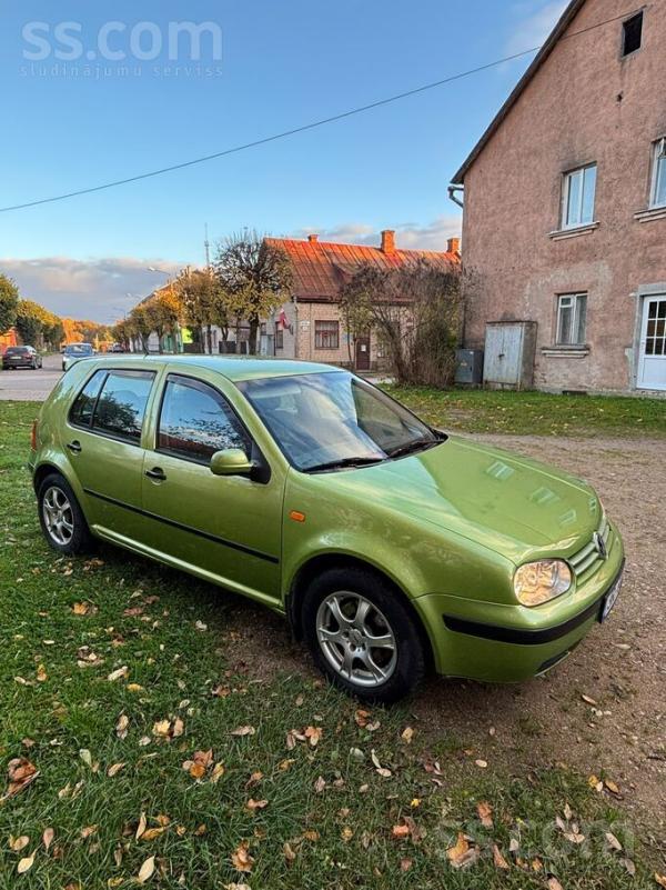 Фольксваген Гольф 1999 в Краслава на AUTOMOTO.COM.LV Зеленый Фольксваген Гольф 1999 в Краслава, объемом двигателя 1.90 л и пробегом 306 тыс. км за 1200 €, фото 3 на AUTOMOTO.COM.LV