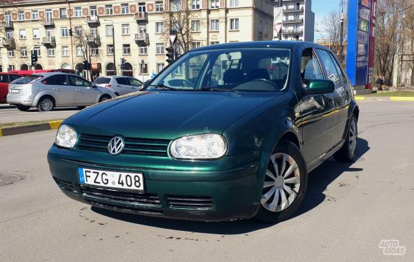 Zaļš Volkswagen Golf 2000 Viļņa, ar dzinēja tilpumu 1.60 L un nobraukumu 250 tūkst. km par 420 €, foto 1 vietnē AUTOMOTO.COM.LV