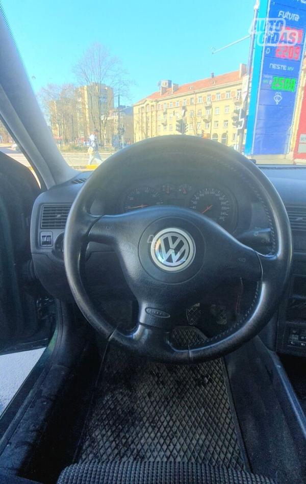 Zaļš Volkswagen Golf 2000 Viļņa, ar dzinēja tilpumu 1.60 L un nobraukumu 250 tūkst. km par 420 €, foto 7 vietnē AUTOMOTO.COM.LV
