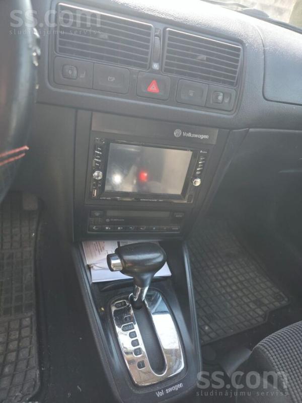 Zaļš Volkswagen Golf 2000 Rīga, ar dzinēja tilpumu 1.60 L un nobraukumu 185 tūkst. km par 1800 €, foto 6 vietnē AUTOMOTO.COM.LV