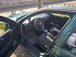 Green Volkswagen Golf 2000 in Riga, with an engine capacity of 1.60 L and mileage of 185 thousand km for 1800 €, photo 9 on AUTOMOTO.COM.LV