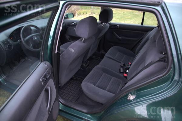 Zaļš Volkswagen Golf 2000 Liepāja, ar dzinēja tilpumu 1.60 L un nobraukumu 181 tūkst. km par 1300 €, foto 10 vietnē AUTOMOTO.COM.LV