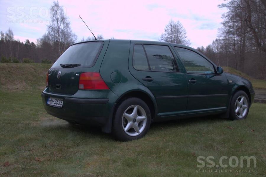 Zaļš Volkswagen Golf 2000 Liepāja, ar dzinēja tilpumu 1.60 L un nobraukumu 181 tūkst. km par 1300 €, foto 9 vietnē AUTOMOTO.COM.LV