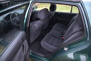 Zaļš Volkswagen Golf 2000 Liepāja, ar dzinēja tilpumu 1.60 L un nobraukumu 181 tūkst. km par 1300 €, foto 11 vietnē AUTOMOTO.COM.LV