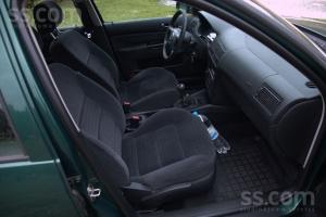 Zaļš Volkswagen Golf 2000 Liepāja, ar dzinēja tilpumu 1.60 L un nobraukumu 181 tūkst. km par 1300 €, foto 12 vietnē AUTOMOTO.COM.LV