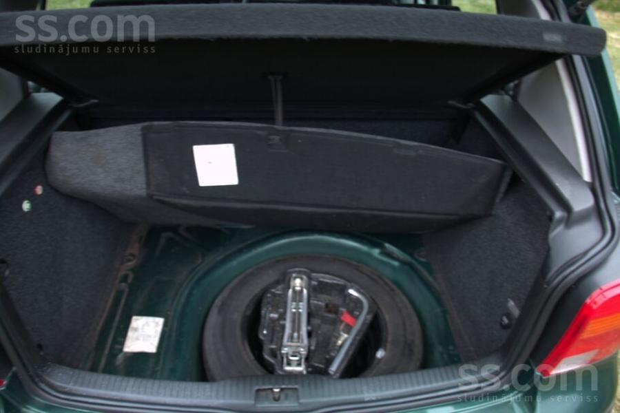 Zaļš Volkswagen Golf 2000 Liepāja, ar dzinēja tilpumu 1.60 L un nobraukumu 181 tūkst. km par 1300 €, foto 14 vietnē AUTOMOTO.COM.LV