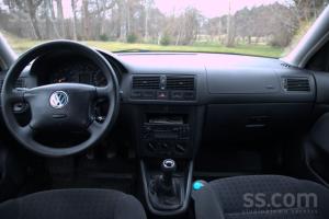 Zaļš Volkswagen Golf 2000 Liepāja, ar dzinēja tilpumu 1.60 L un nobraukumu 181 tūkst. km par 1300 €, foto 15 vietnē AUTOMOTO.COM.LV