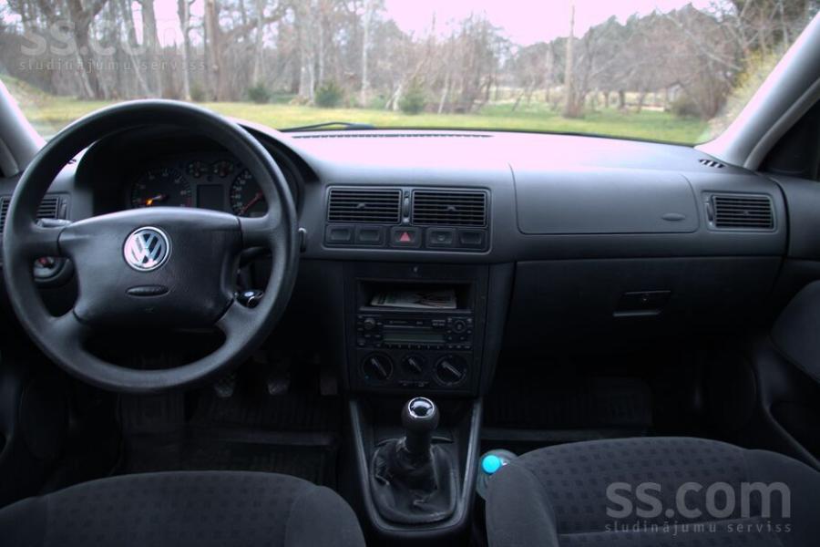 Zaļš Volkswagen Golf 2000 Liepāja, ar dzinēja tilpumu 1.60 L un nobraukumu 181 tūkst. km par 1300 €, foto 15 vietnē AUTOMOTO.COM.LV