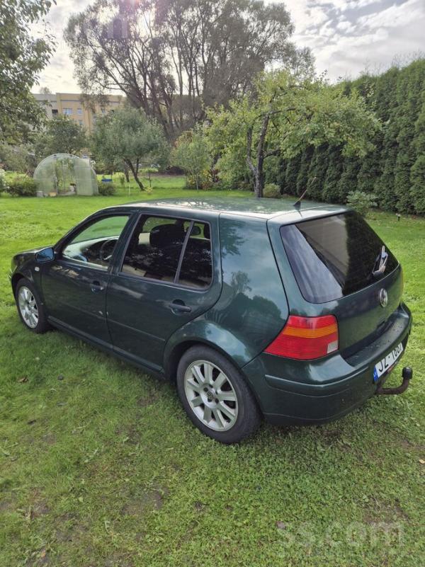 Volkswagen Golf 2000 Valmiera vietnē Zaļš Volkswagen Golf 2000 Valmiera, ar dzinēja tilpumu 1.90 L un nobraukumu 415 tūkst. km par 1650 €, foto 4 vietnē AUTOMOTO.COM.LV