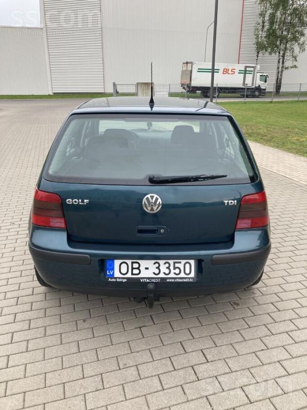 Green Volkswagen Golf 2001 in Riga, with an engine capacity of 1.90 L and mileage of 315 thousand km for 2450 €, photo 6 on AUTOMOTO.COM.LV