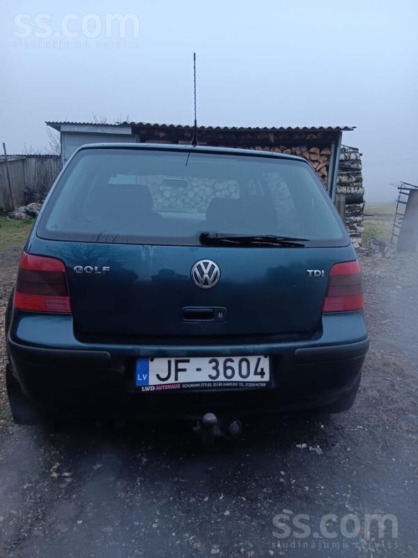 Green Volkswagen Golf 2001 in Daugavpils, with an engine capacity of 1.90 L and mileage of 290 thousand km for 1850 €, photo 4 on AUTOMOTO.COM.LV