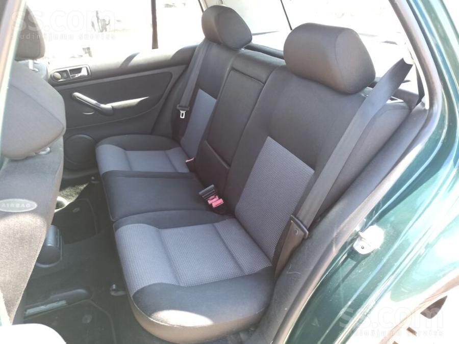 Zaļš Volkswagen Golf 2001 Daugavpils, ar dzinēja tilpumu 1.40 L un nobraukumu 0 tūkst. km par 1150 €, foto 15 vietnē AUTOMOTO.COM.LV