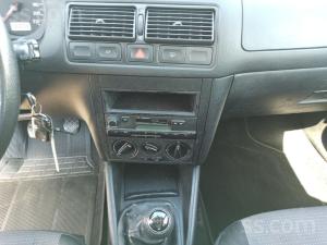 Zaļš Volkswagen Golf 2001 Daugavpils, ar dzinēja tilpumu 1.40 L un nobraukumu 0 tūkst. km par 1150 €, foto 22 vietnē AUTOMOTO.COM.LV