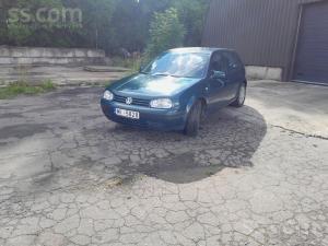 Zaļš Volkswagen Golf 2001 Tukums, ar dzinēja tilpumu 1.40 L un nobraukumu 242 tūkst. km par 1350 €, foto 3 vietnē AUTOMOTO.COM.LV