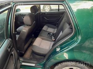 Zaļš Volkswagen Golf 2001 Tukums, ar dzinēja tilpumu 1.40 L un nobraukumu 242 tūkst. km par 1350 €, foto 5 vietnē AUTOMOTO.COM.LV
