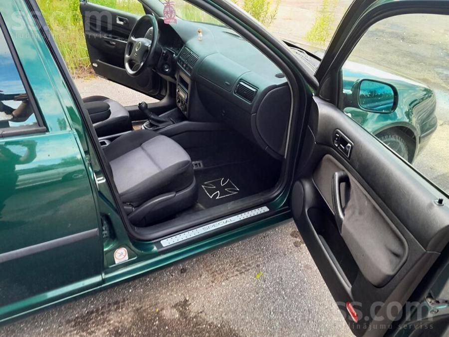 Zaļš Volkswagen Golf 2001 Tukums, ar dzinēja tilpumu 1.40 L un nobraukumu 242 tūkst. km par 1350 €, foto 8 vietnē AUTOMOTO.COM.LV