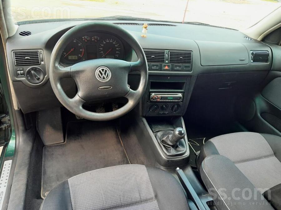 Zaļš Volkswagen Golf 2001 Tukums, ar dzinēja tilpumu 1.40 L un nobraukumu 242 tūkst. km par 1350 €, foto 10 vietnē AUTOMOTO.COM.LV