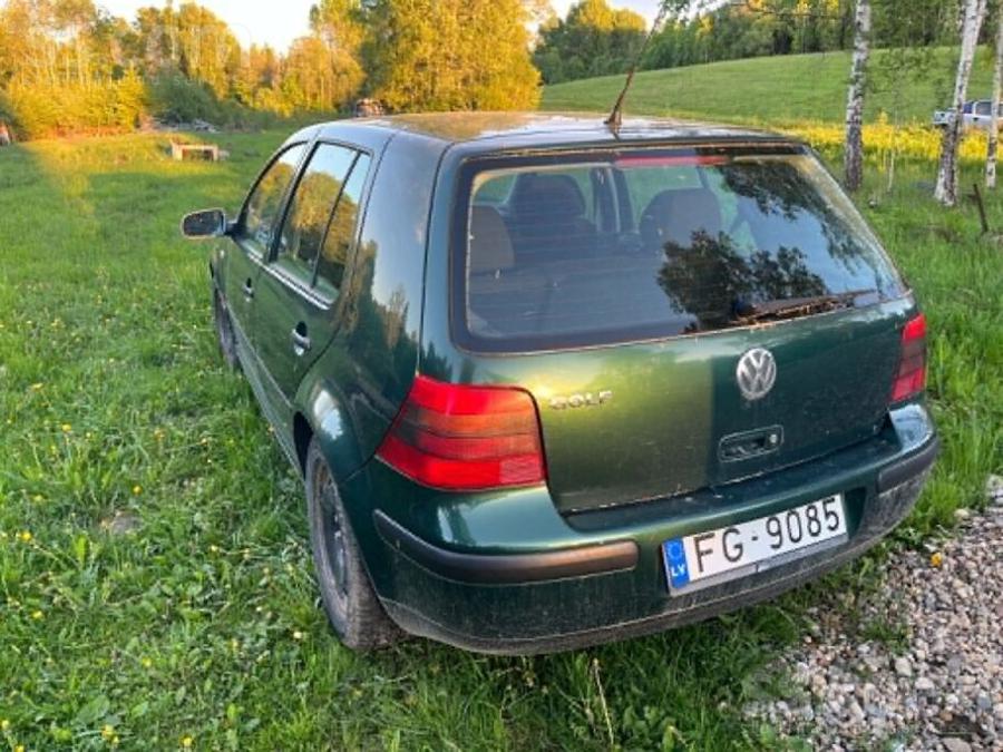 Zaļš Volkswagen Golf 2001 Rēzekne, ar dzinēja tilpumu 1.40 L un nobraukumu 223 tūkst. km par 400 €, foto 3 vietnē AUTOMOTO.COM.LV