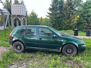 Zaļš Volkswagen Golf 2001 Rēzekne, ar dzinēja tilpumu 1.40 L un nobraukumu 223 tūkst. km par 400 €, foto 4 vietnē AUTOMOTO.COM.LV