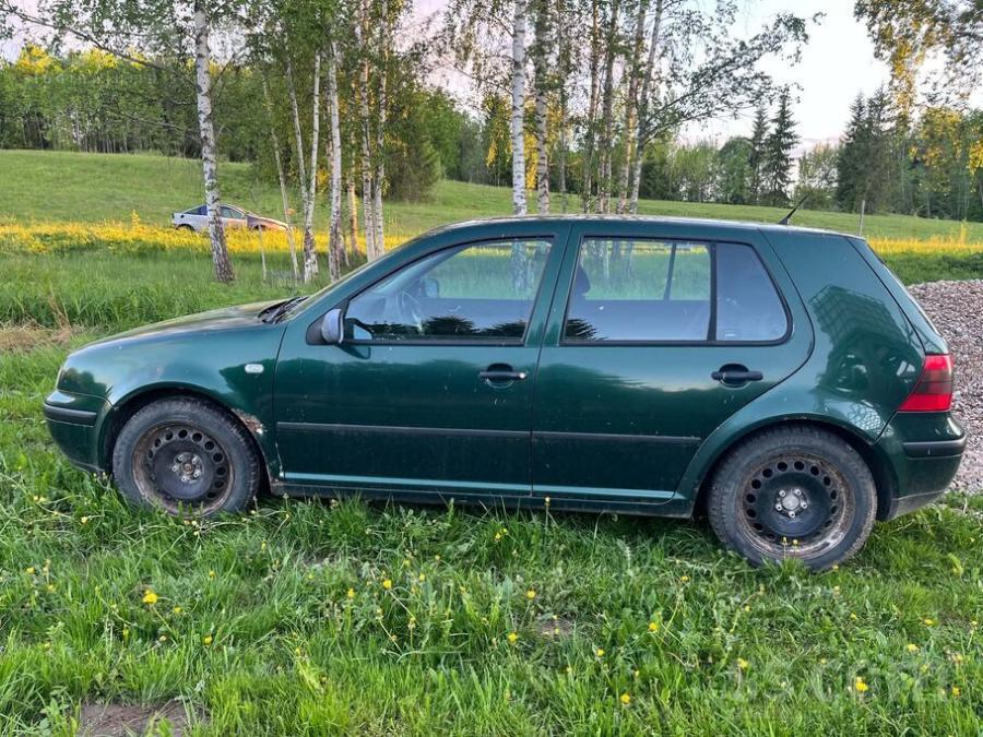Zaļš Volkswagen Golf 2001 Rēzekne, ar dzinēja tilpumu 1.40 L un nobraukumu 223 tūkst. km par 400 €, foto 5 vietnē AUTOMOTO.COM.LV