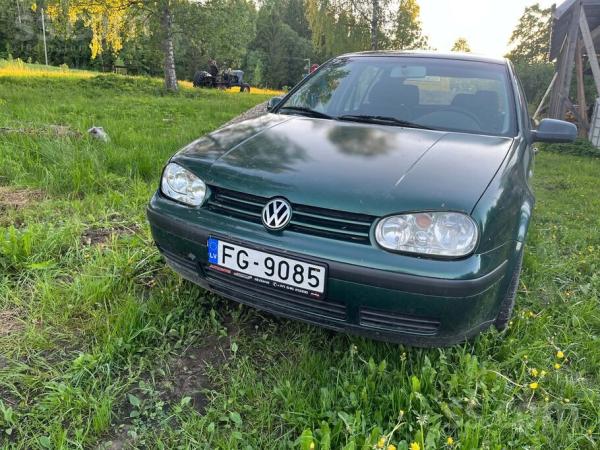 Green Volkswagen Golf 2001 in Rezekne, with an engine capacity of 1.40 L and mileage of 223 thousand km for 400 €, photo 1 on AUTOMOTO.COM.LV