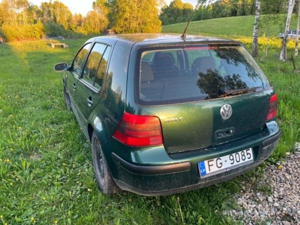 Green Volkswagen Golf 2001 in Rezekne, with an engine capacity of 1.40 L and mileage of 223 thousand km for 400 €, photo 2 on AUTOMOTO.COM.LV