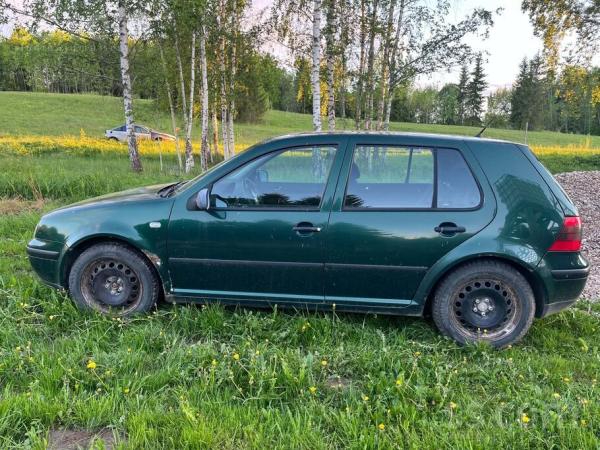 Green Volkswagen Golf 2001 in Rezekne, with an engine capacity of 1.40 L and mileage of 223 thousand km for 400 €, photo 4 on AUTOMOTO.COM.LV