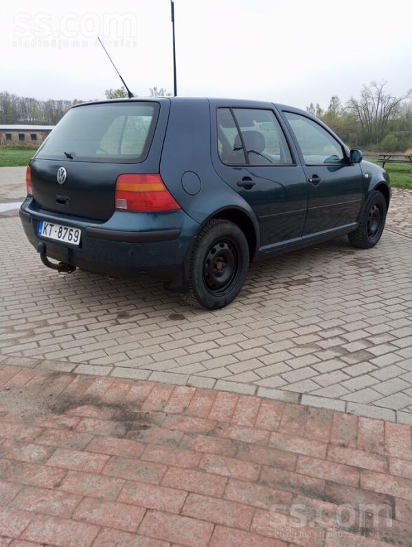 Green Volkswagen Golf 2002 in Bauska, with an engine capacity of 1.60 L and mileage of 325 thousand km for 1050 €, photo 7 on AUTOMOTO.COM.LV