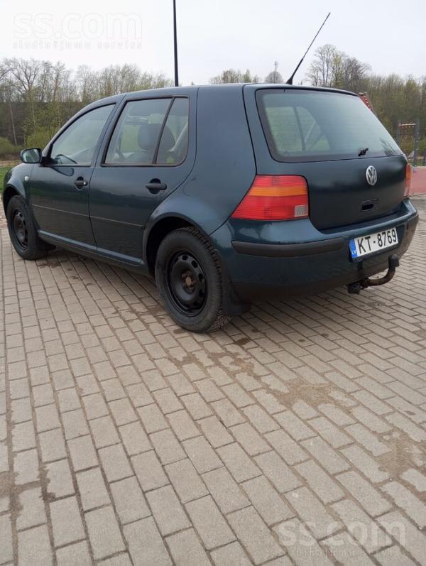 Green Volkswagen Golf 2002 in Bauska, with an engine capacity of 1.60 L and mileage of 325 thousand km for 1050 €, photo 8 on AUTOMOTO.COM.LV
