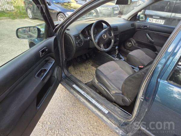 Green Volkswagen Golf 2002 in Riga, with an engine capacity of 1.90 L and mileage of 393 thousand km for 700 €, photo 5 on AUTOMOTO.COM.LV