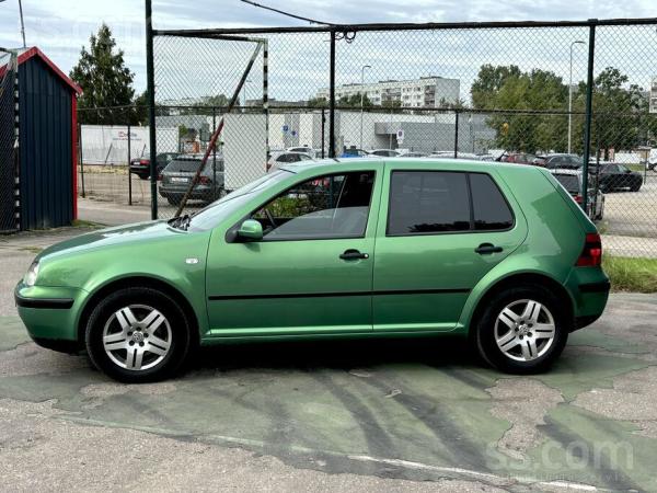 Volkswagen Golf 2002 Rīga vietnē Zaļš Volkswagen Golf 2002 Rīga, ar dzinēja tilpumu 1.90 L un nobraukumu 230 tūkst. km par 2990 €, foto 3 vietnē AUTOMOTO.COM.LV