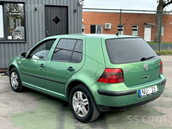 Volkswagen Golf 2002 Rīga vietnē Zaļš Volkswagen Golf 2002 Rīga, ar dzinēja tilpumu 1.90 L un nobraukumu 230 tūkst. km par 2990 €, foto 7 vietnē AUTOMOTO.COM.LV