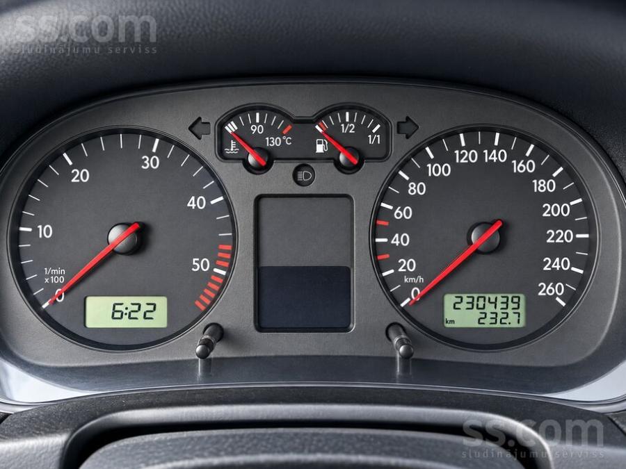 Zaļš Volkswagen Golf 2002 Rīga, ar dzinēja tilpumu 1.90 L un nobraukumu 230 tūkst. km par 2990 €, foto 22 vietnē AUTOMOTO.COM.LV